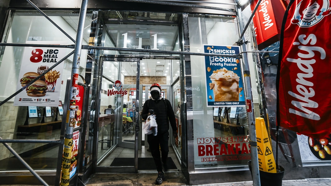 10 major fast-food chains facing decline