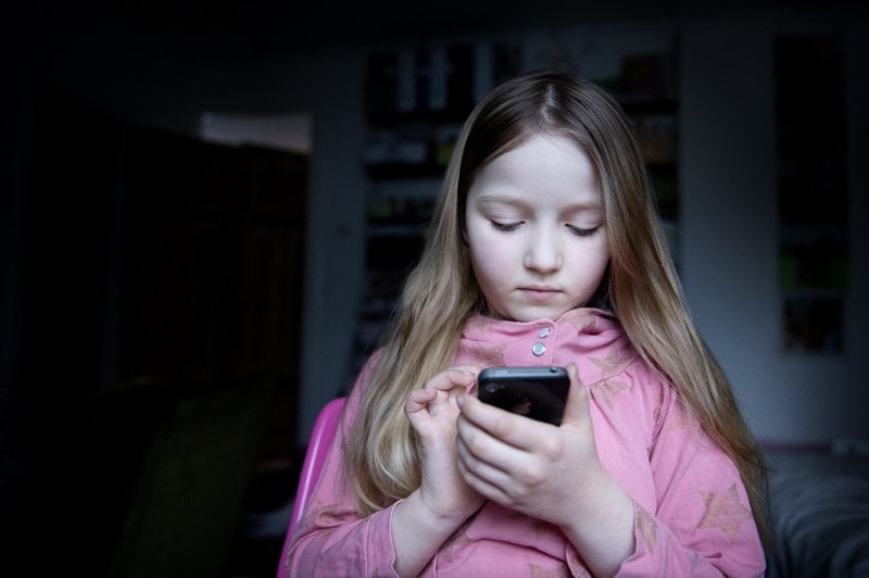 Barn riskerar att utsättas på nätet – nu vill regeringen agera
