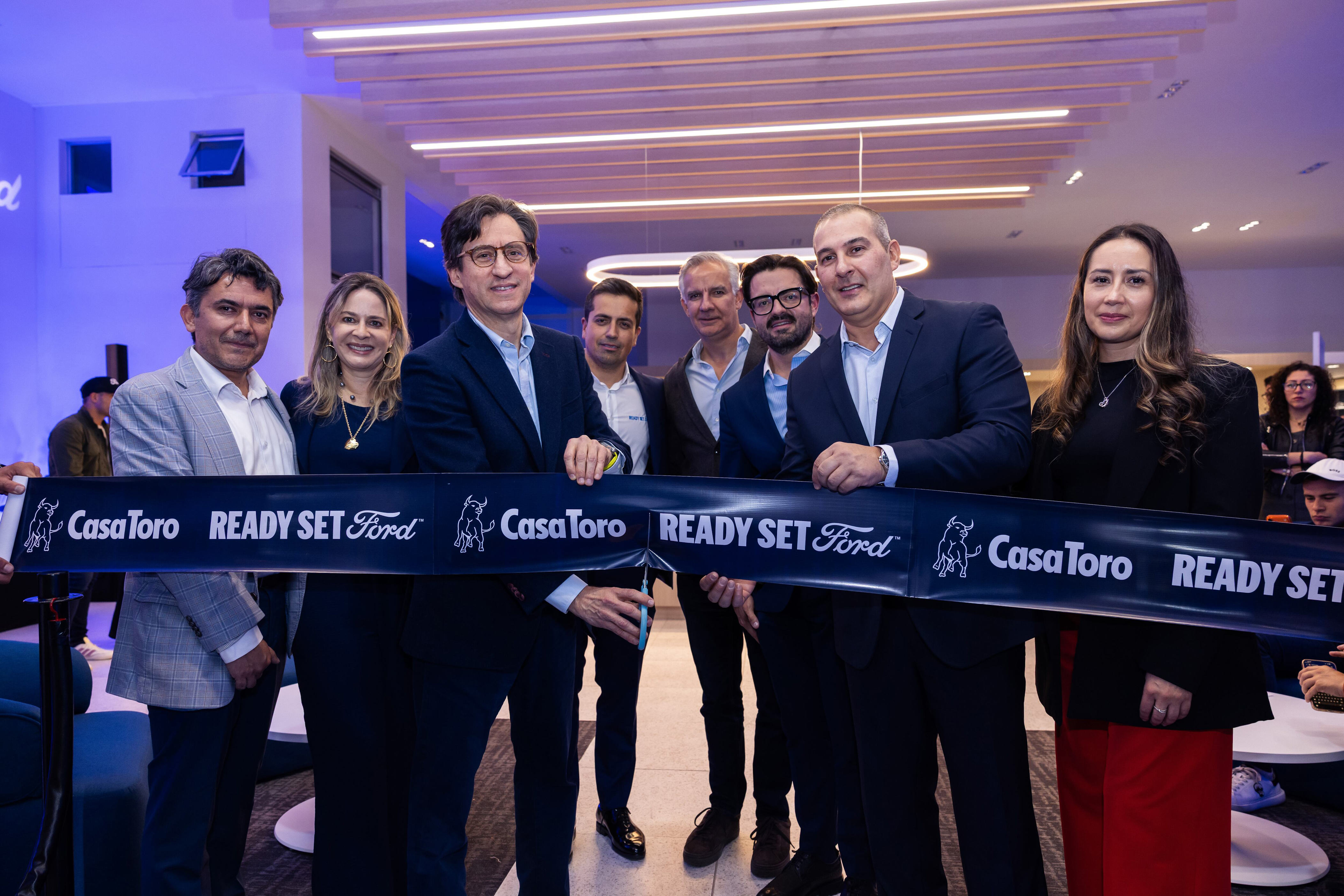 CasaToro inaugura la primera vitrina Ford Signature 2.0 en Colombia