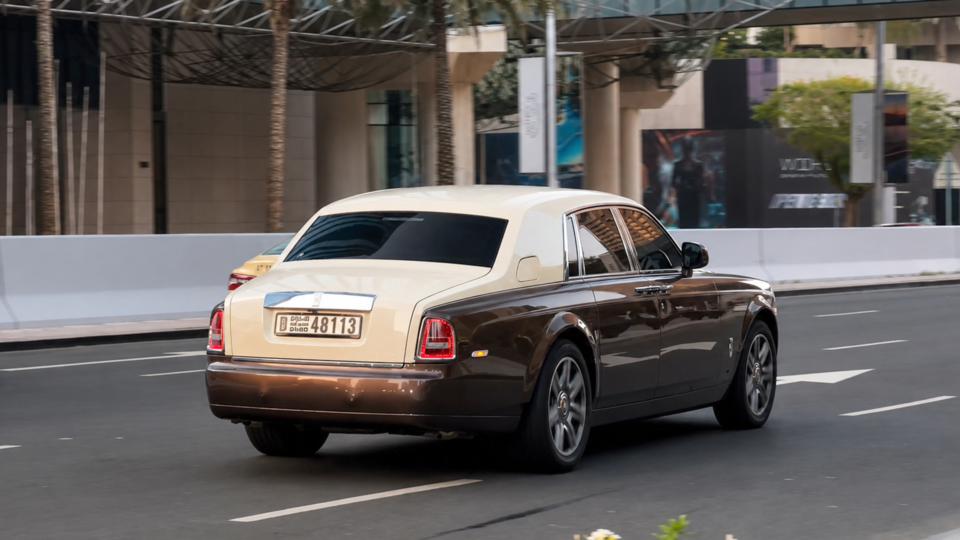 Billionaire's Rolls-Royce Phantom adds elegance to Dubai