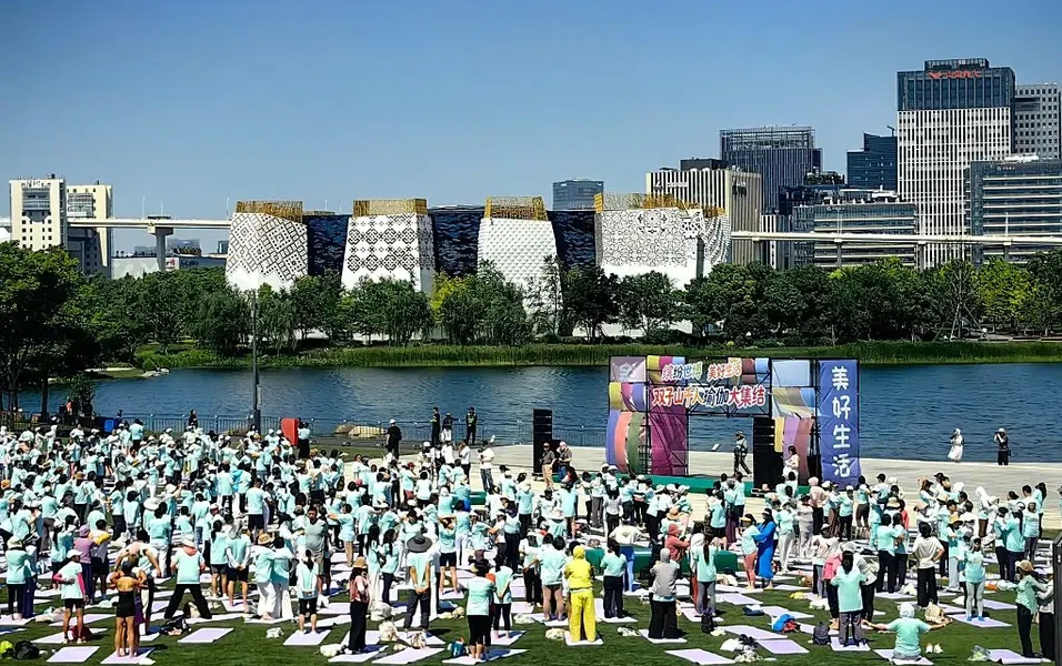 Flow into strength with vinyasa yoga