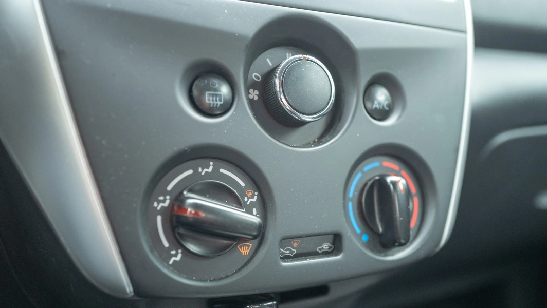 How car air recirculation affects comfort and air quality