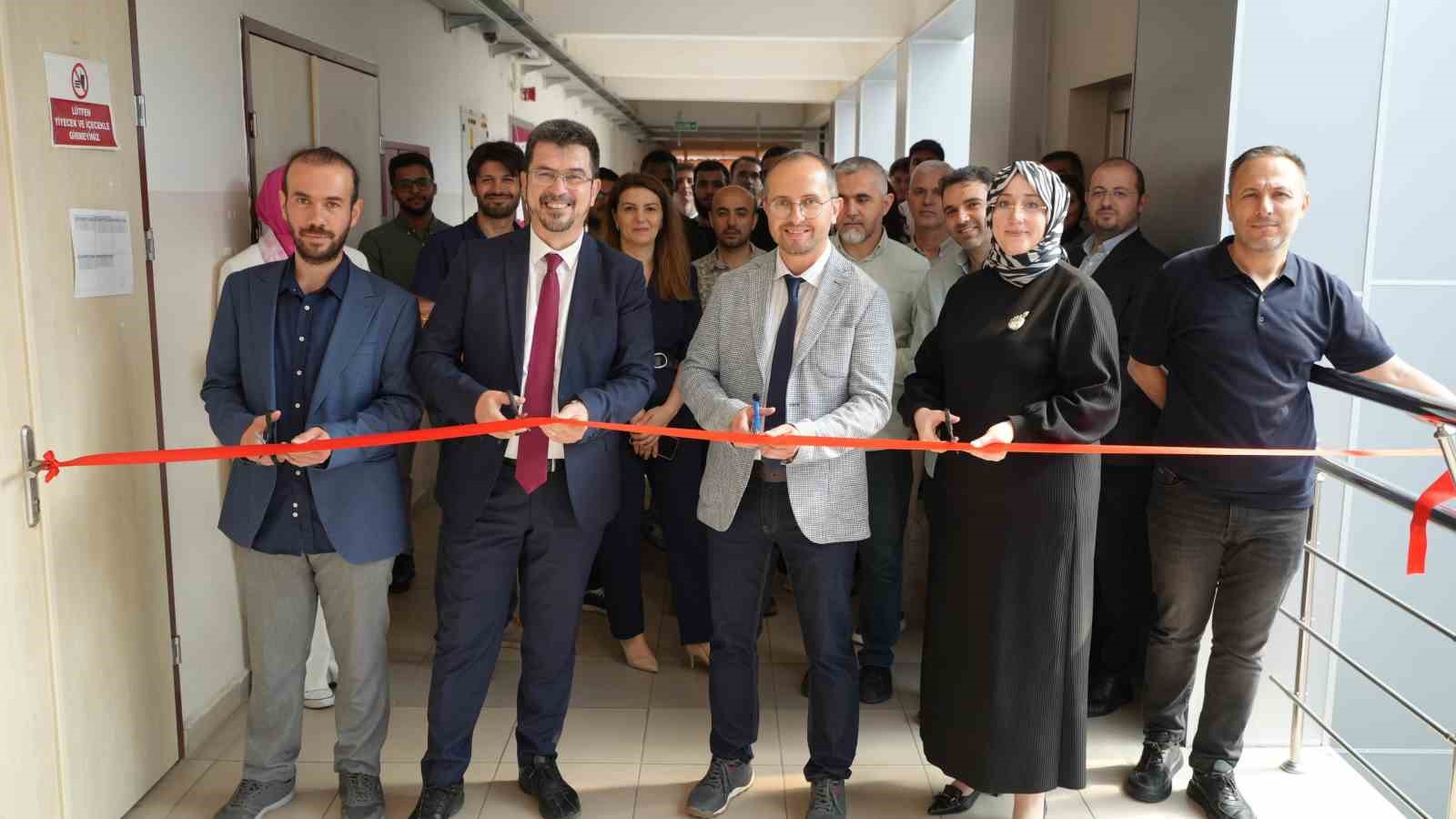 KBÜ’de yapay zekadan siber güvenliğe 220 proje tanıtıldı