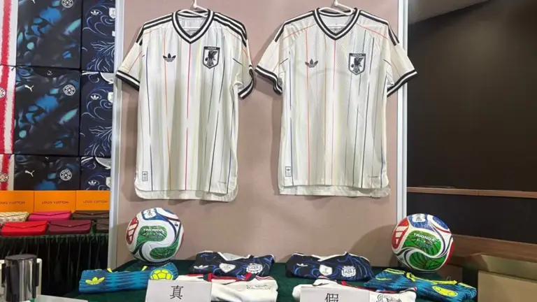 30 ribu jersey Piala Dunia palsu disita, Hong Kong bongkar barang KW Rp ...