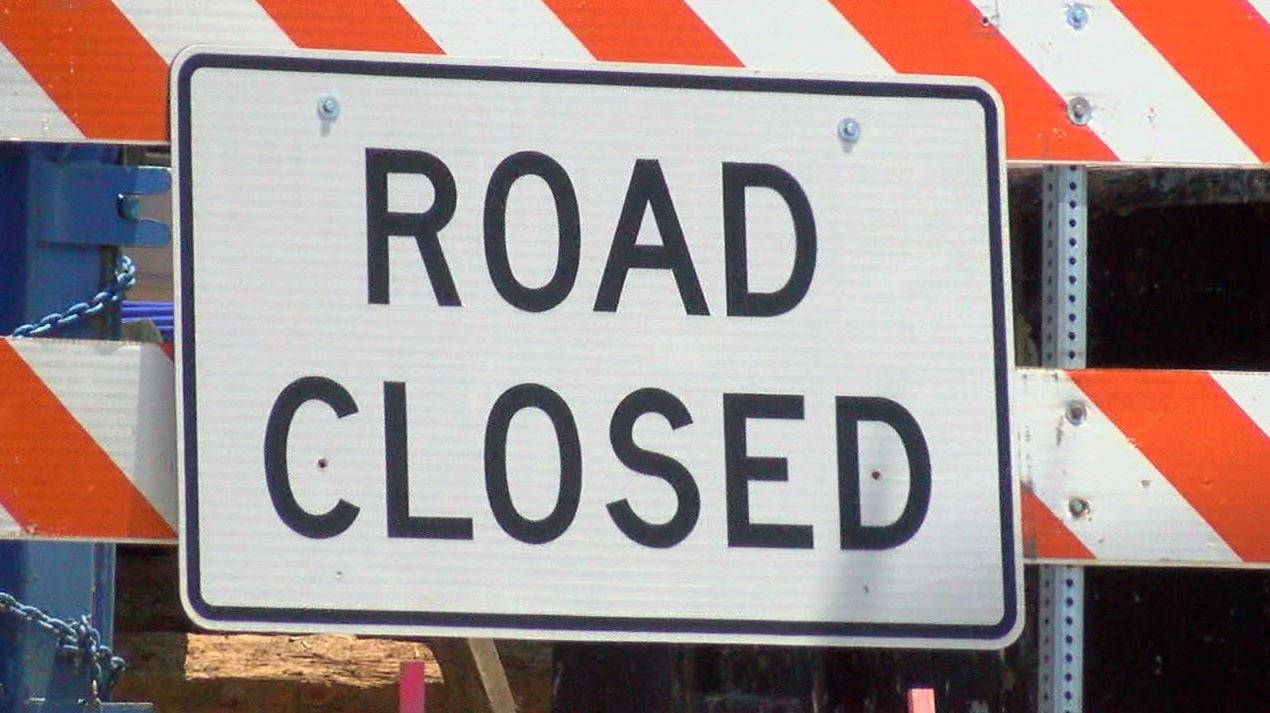 Downed tree closes eastbound I-96 ramp in Ingham County after overnight ...