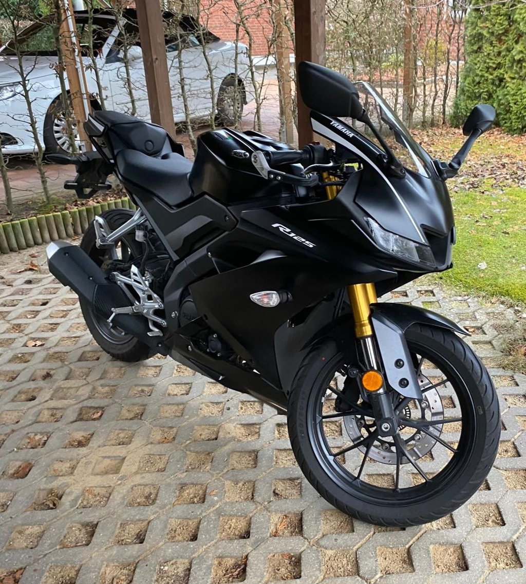 Motorrad gestohlen: Polizei sucht Zeugen – auffälliger runder Sticker ...