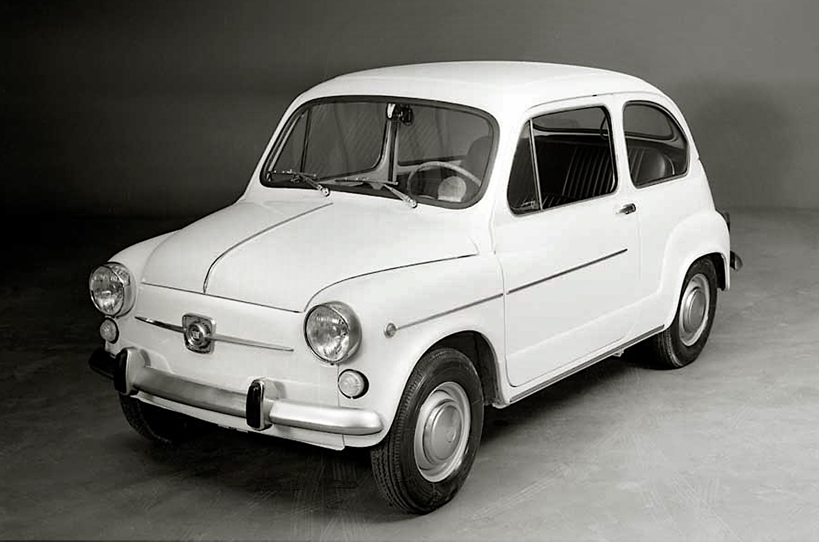 38 klassieke auto's met kleine motor