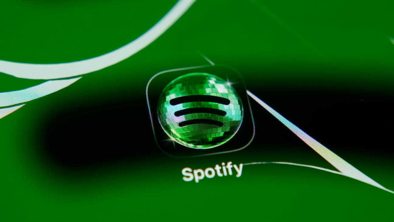 Spotify drops disco ball app icon, reverts back to old logo
