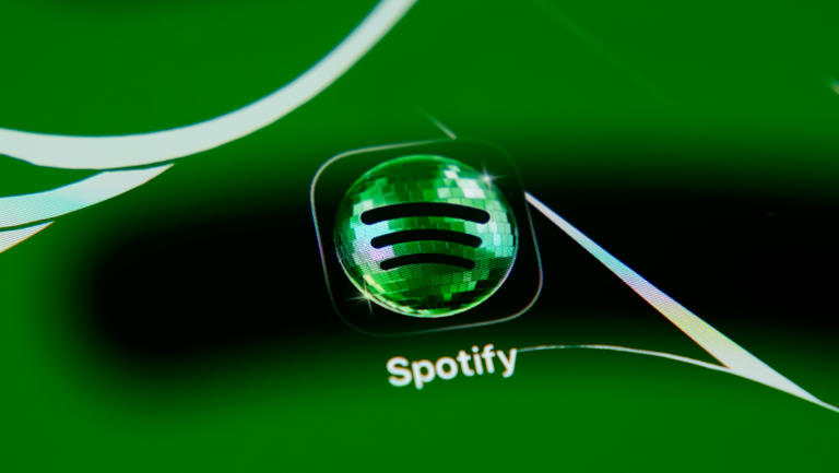 Spotify drops disco ball app icon, reverts back to old logo
