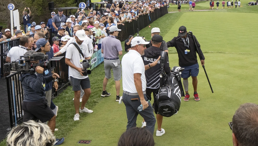 Mickelson expelled from California golf club after allegation
