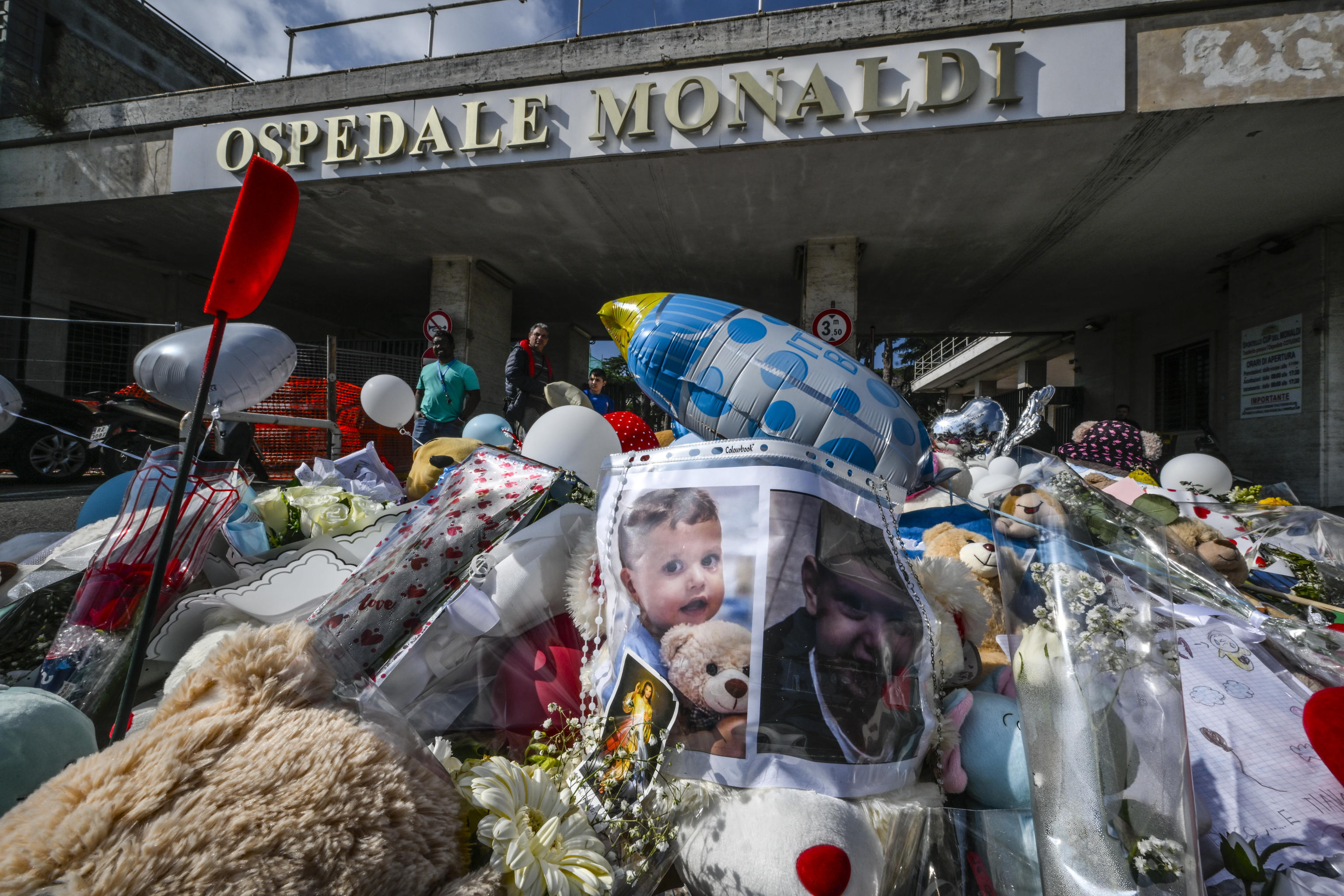 Two doctors get bans over boy who died after failed transplant