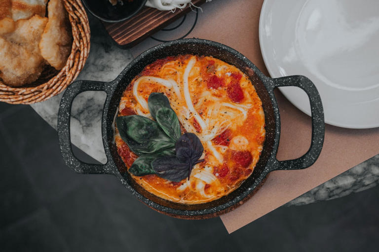 Turn your iron tawa into a non-stick pan at home in just 5 easy steps
