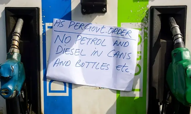 Govt bars bulk industrial petrol, diesel purchases through petrol pumps