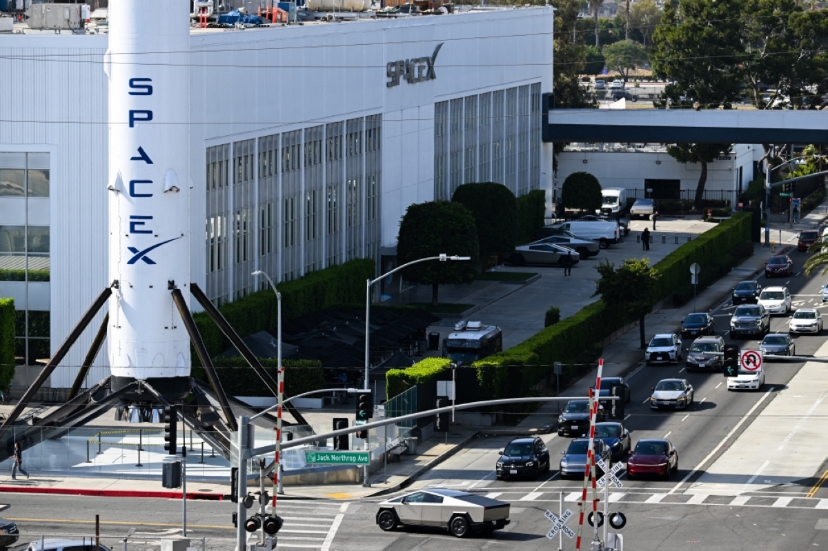 SpaceX on cusp of record IPO that could make Musk a trillionaire