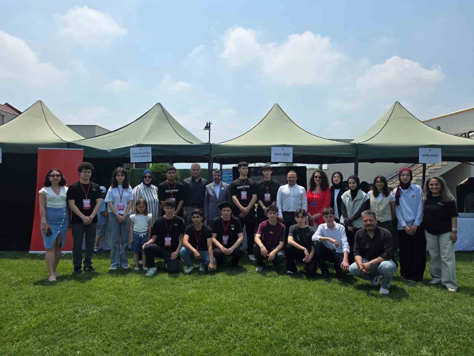 Düzce GençTek bilim şenliği göz doldurdu
