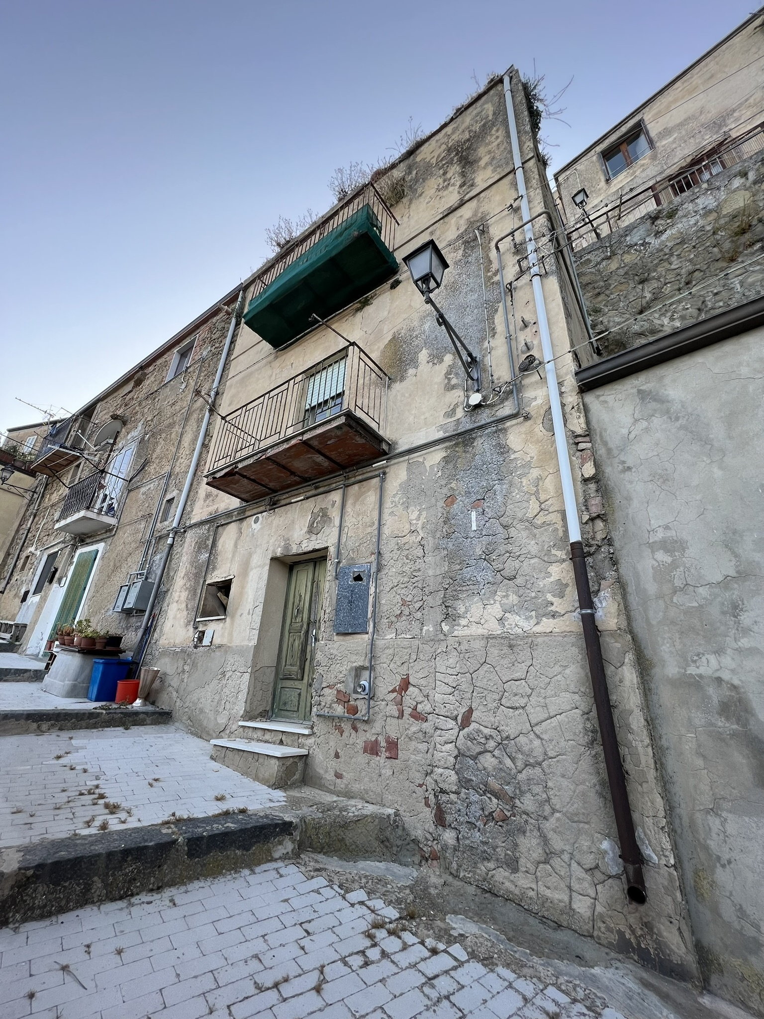 Couple buy €1 Sicily home after beating 60,000 applicants