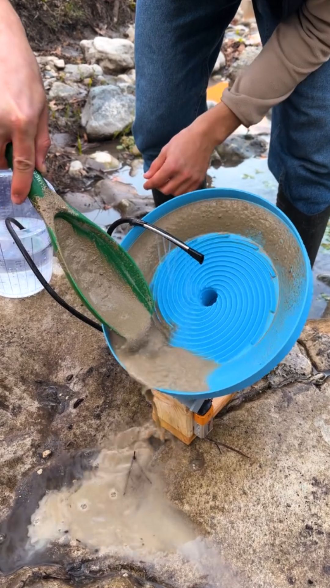 Homemade gold mining: Extracting 1KG weekly from sand