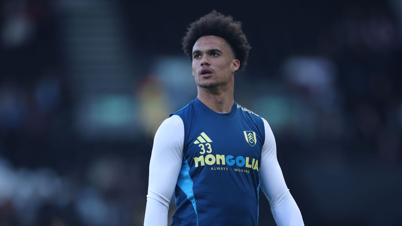 Transfer rumors, news: Man United eye USMNT's Robinson, England's Hall