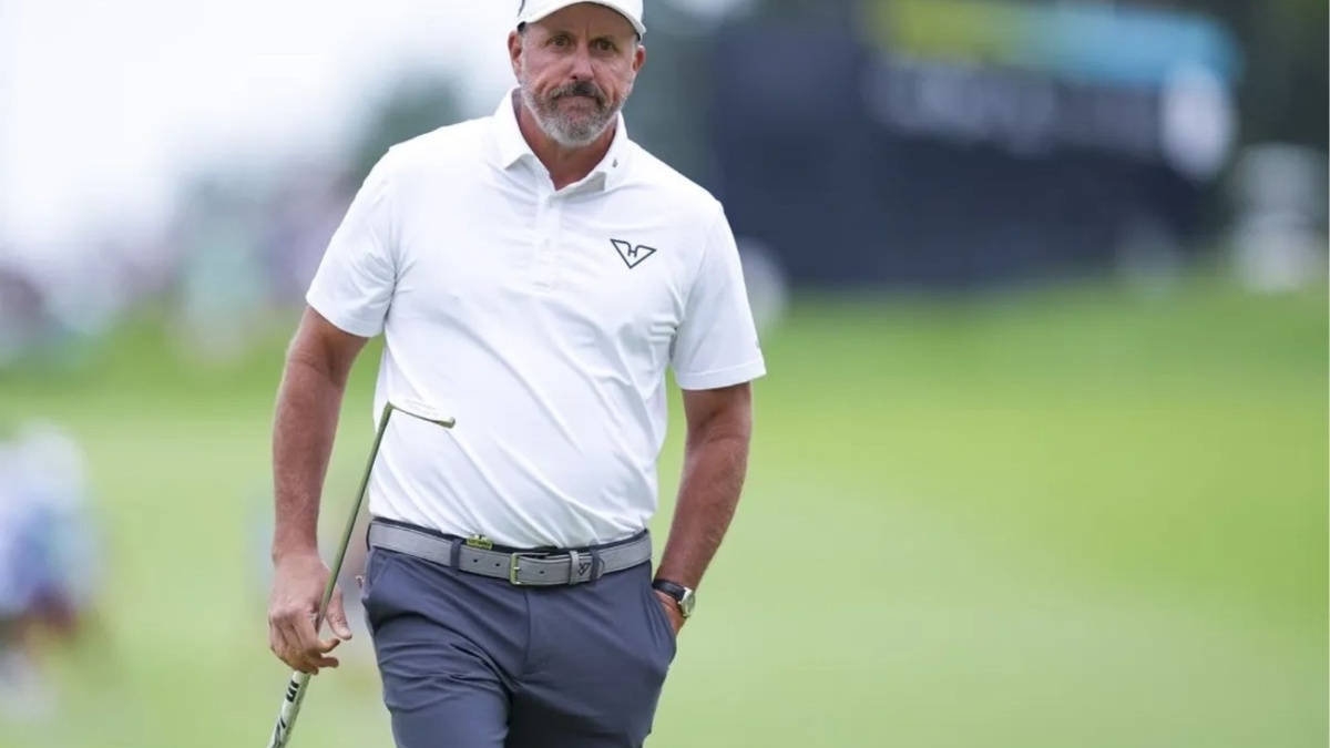 Golf bombshell: Legend kicked out of elite club after alleged ...