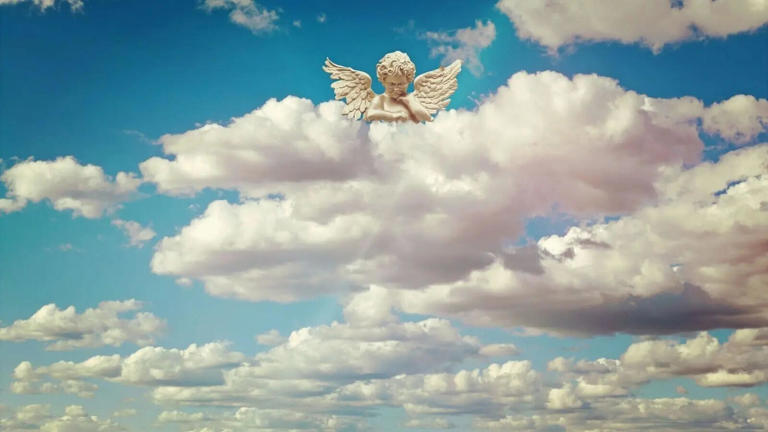 5 beautiful signs your guardian angel may be trying to reach you