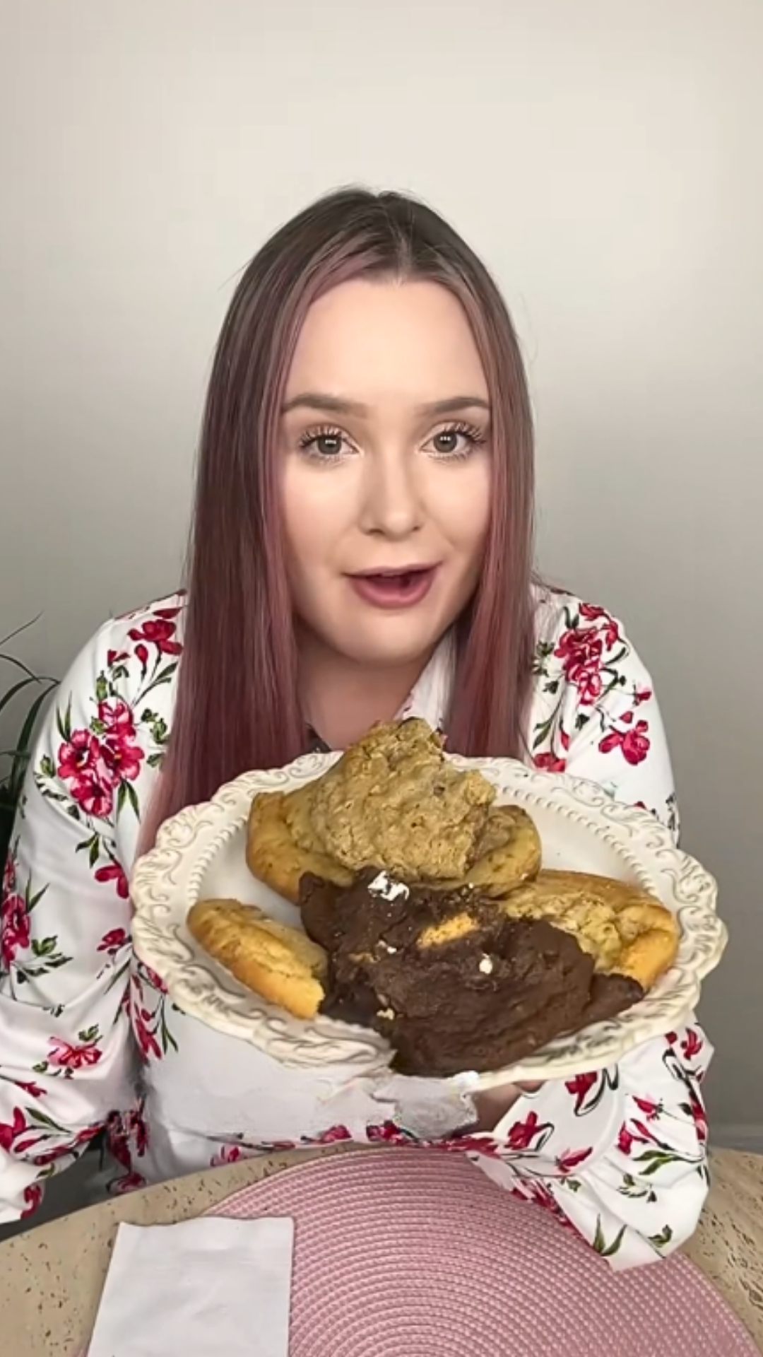 Reviewing 6 Insomnia Cookies flavors