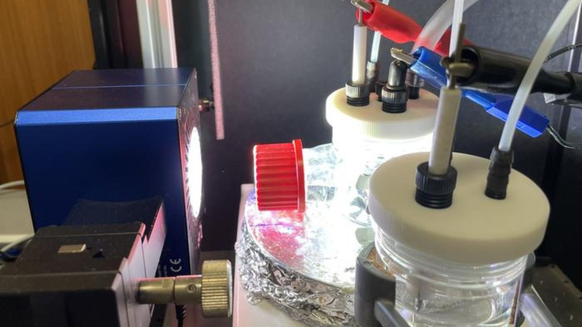 New solar-powered reactor turns 93% CO2, 95% biomass waste into useful ...