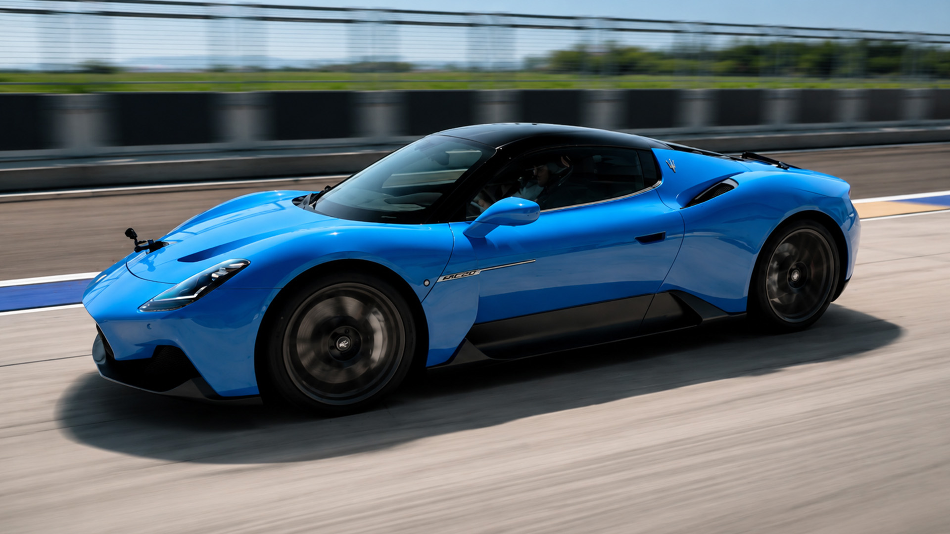Experiencing the Maserati MC20 for the first time
