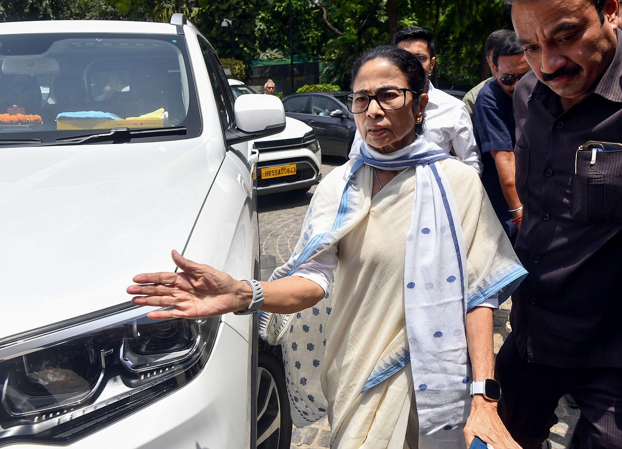 Trinamool rebels to move LS speaker for 'real TMC' status, claim ...