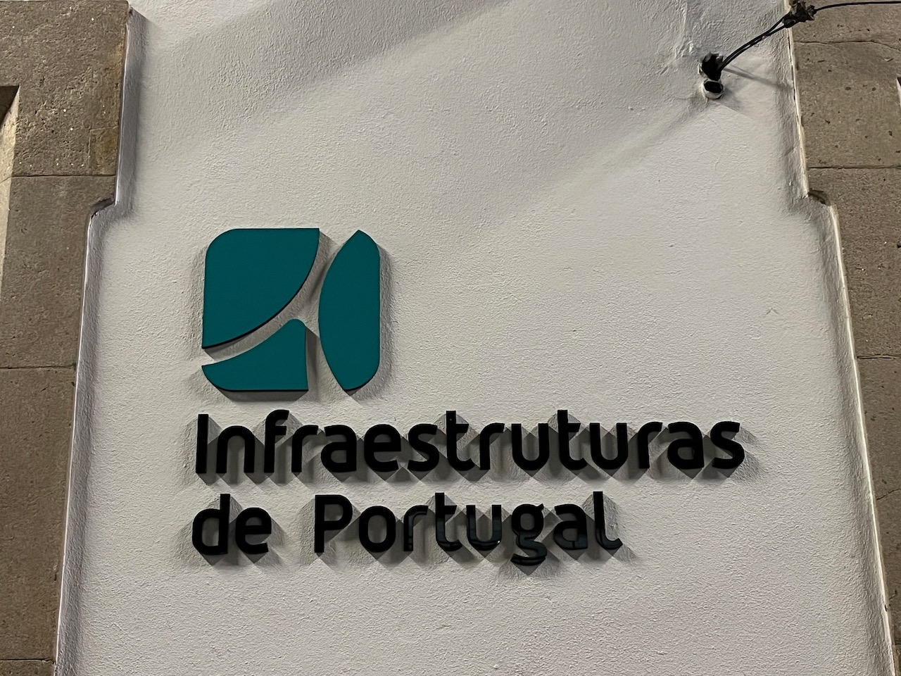 IP tem até 2032 para retirar contentores junto aos terrenos da JMJ
