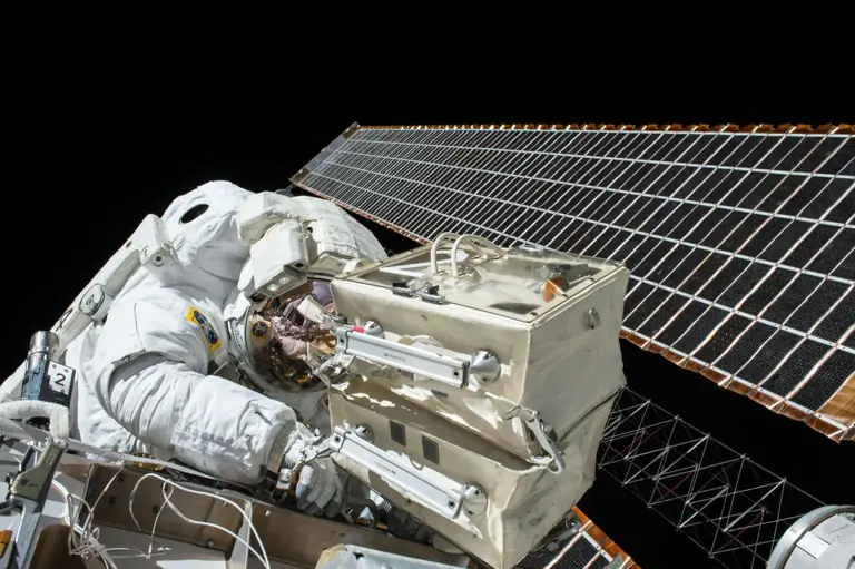 Misión Katalyst Swift: La NASA usará robots para alargar la vida del ...