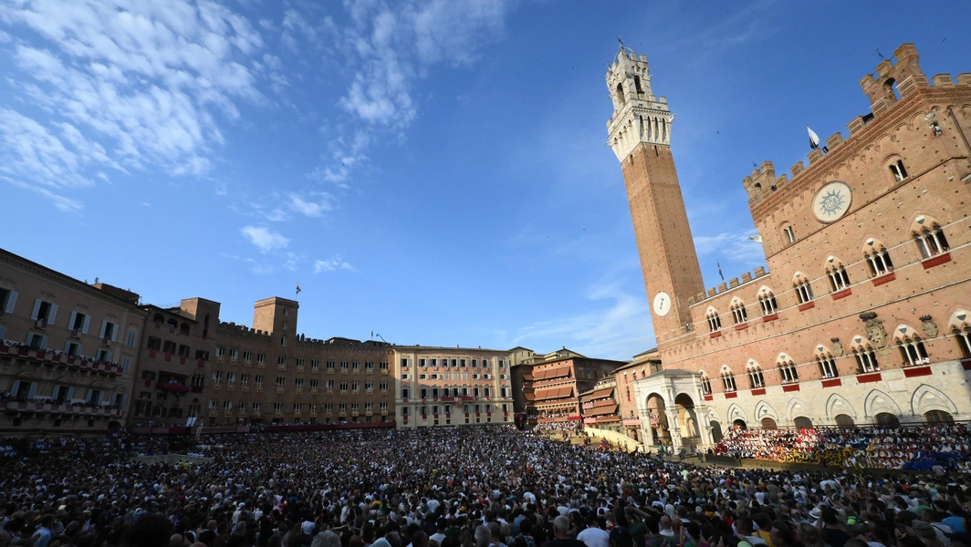 Historic towns, vineyards, and views of Tuscany