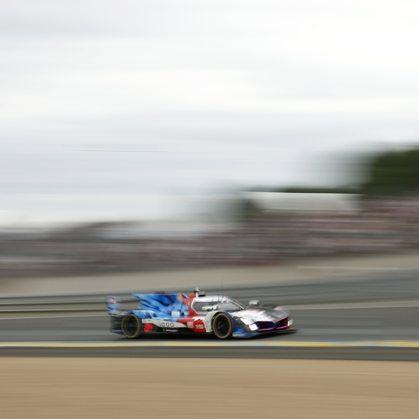 BMW et Marciello en pôle, Buemi et Toyota largués