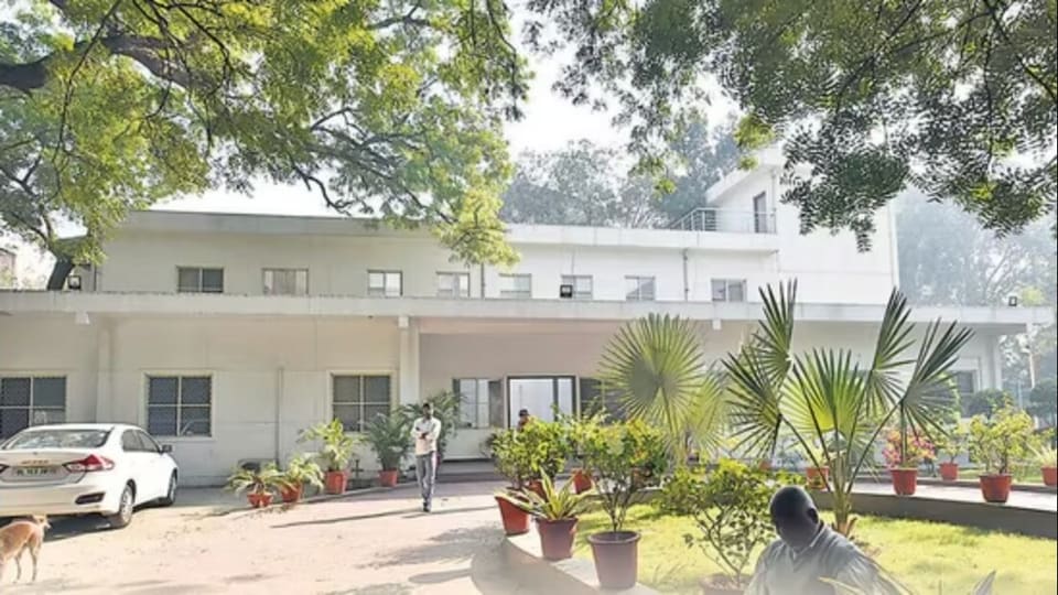 Delhi’s ‘cursed’ CM bungalow faces demolition: The curious story of 33 ...