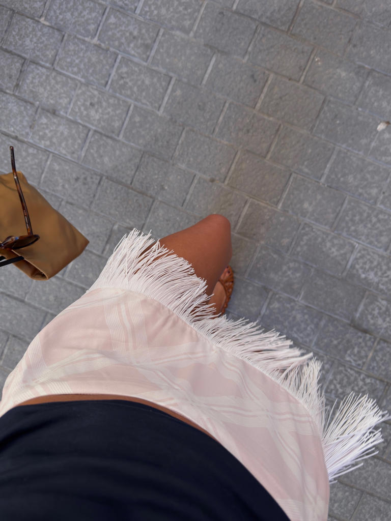 Not jean shorts, not linen pants—the anti-basic trend every cool girl ...