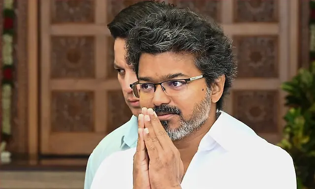 Mangaluru: Vijay leaves for Kollur, waving at fans