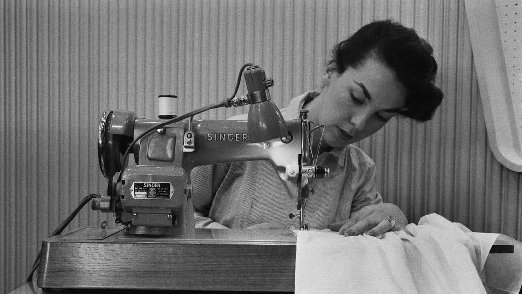5 notable vintage sewing machines and their features