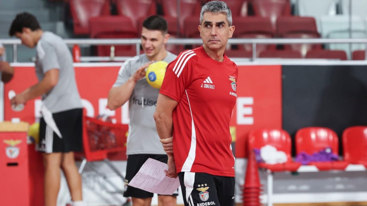 Oficial: Jota González deixa comando da equipa de andebol do Benfica