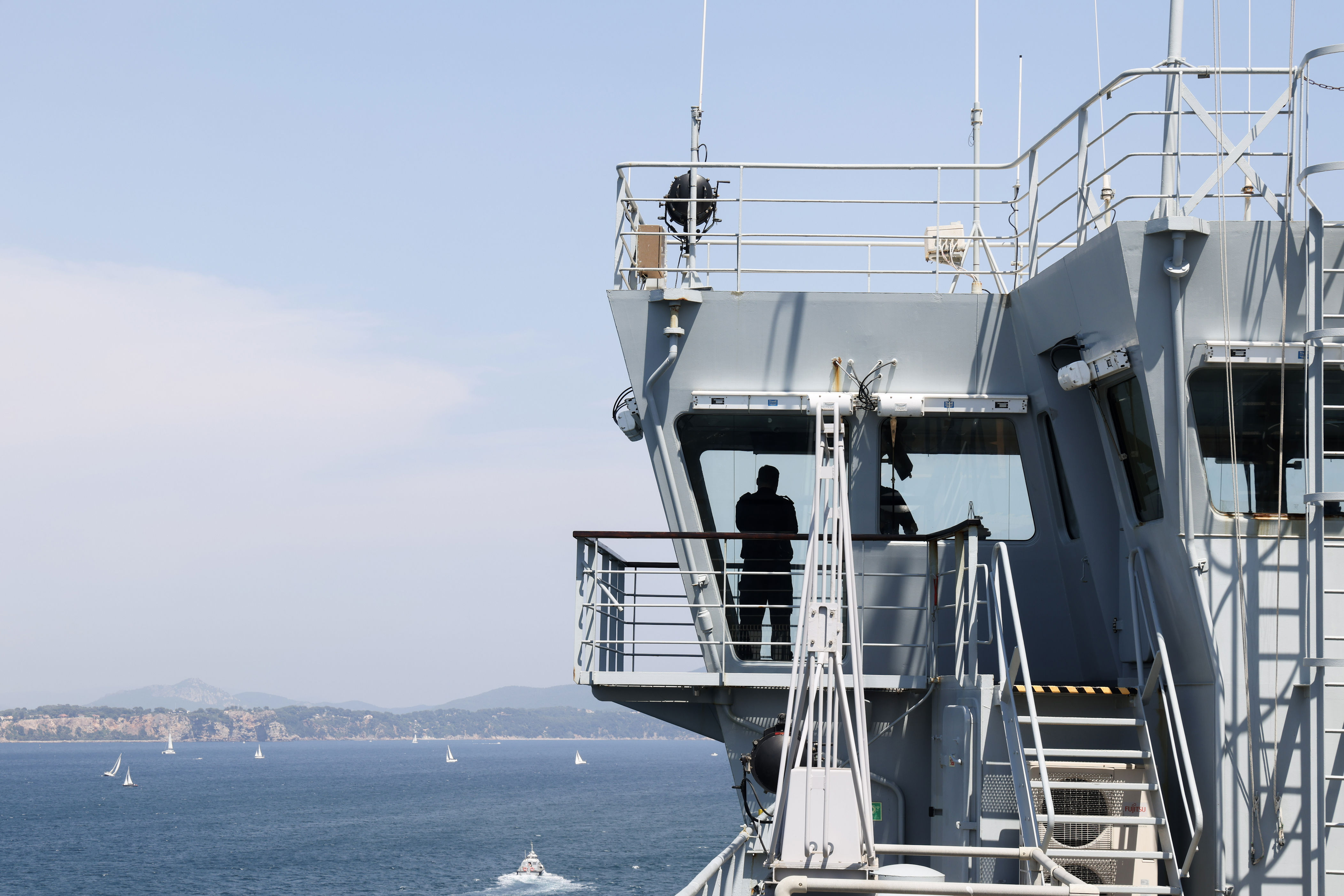 RFA Lyme Bay arrives in Cyprus ahead of possible Strait of Hormuz Iran ...