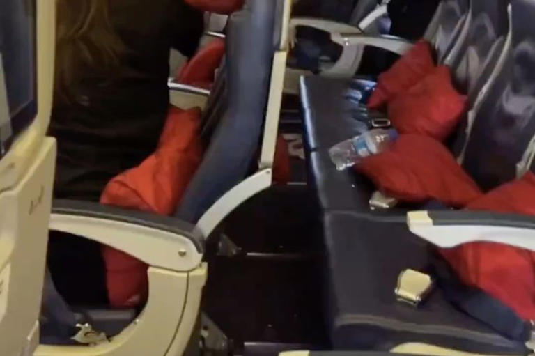 Flight horror as plane crashes into mast as 'oxygen masks drop and 267 ...