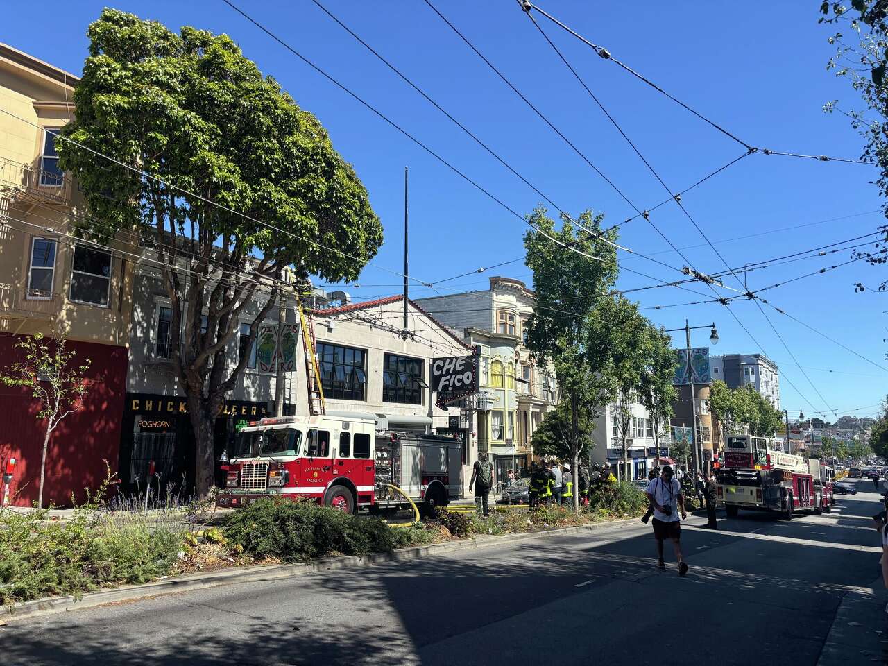 Fire erupts near Alamo Square restaurants in SF