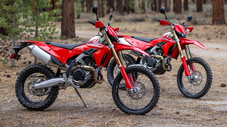 This is the first street-legal enduro dirt bike from Ducati. It looks ...