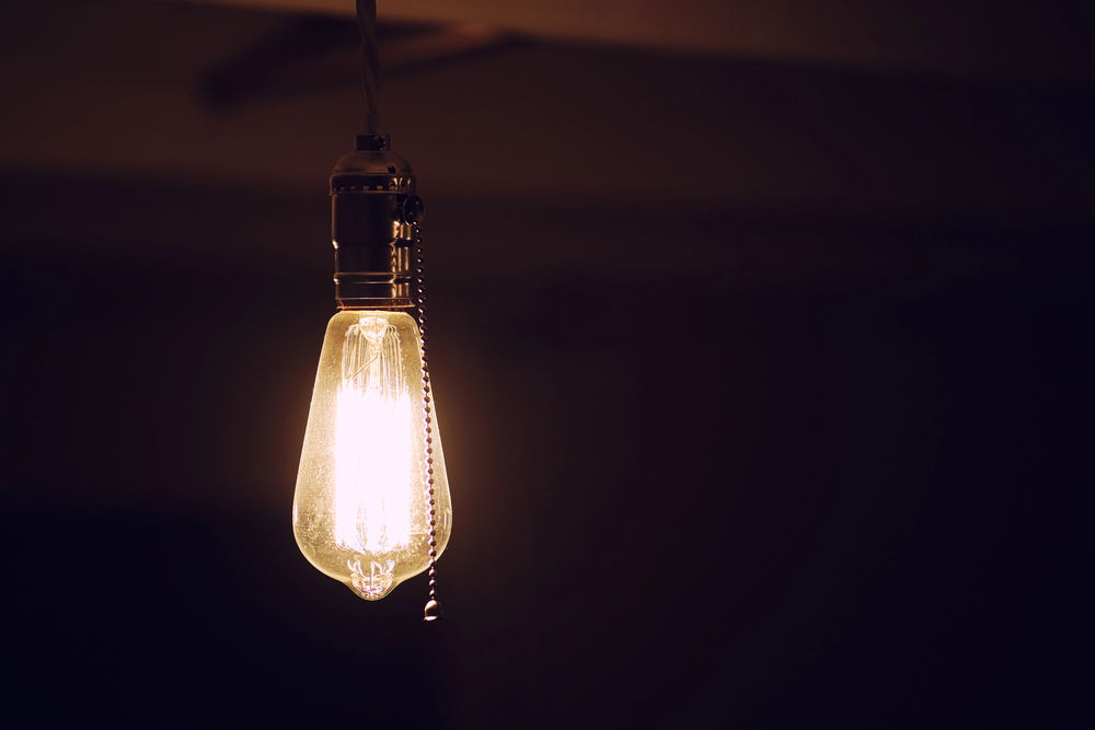 15 retro lighting fixtures that instantly elevate any room