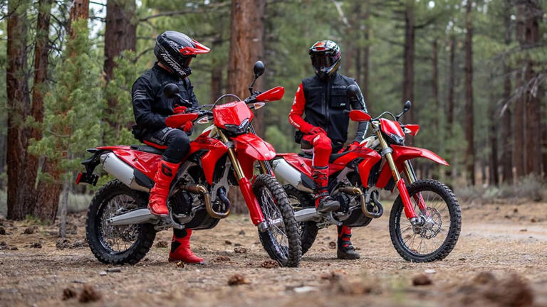 This is the first street-legal enduro dirt bike from Ducati. It looks ...