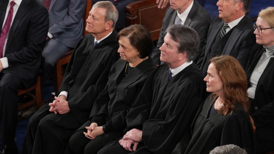 Opinion: How to make the Supreme Court fear being overturned