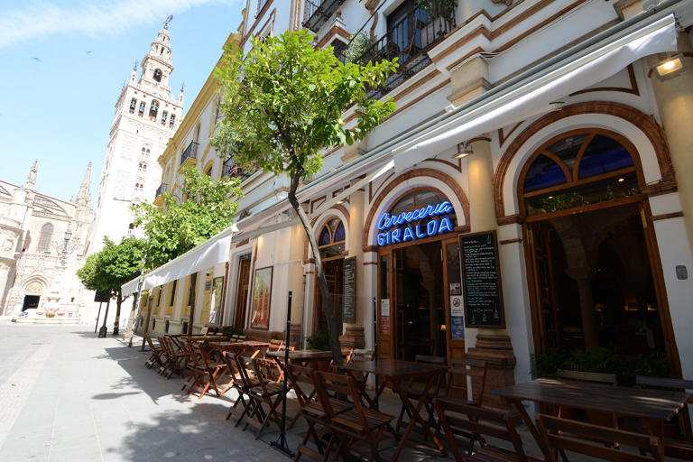 Cervecería Giralda, tapas beneath the arches of an Almohad hammam