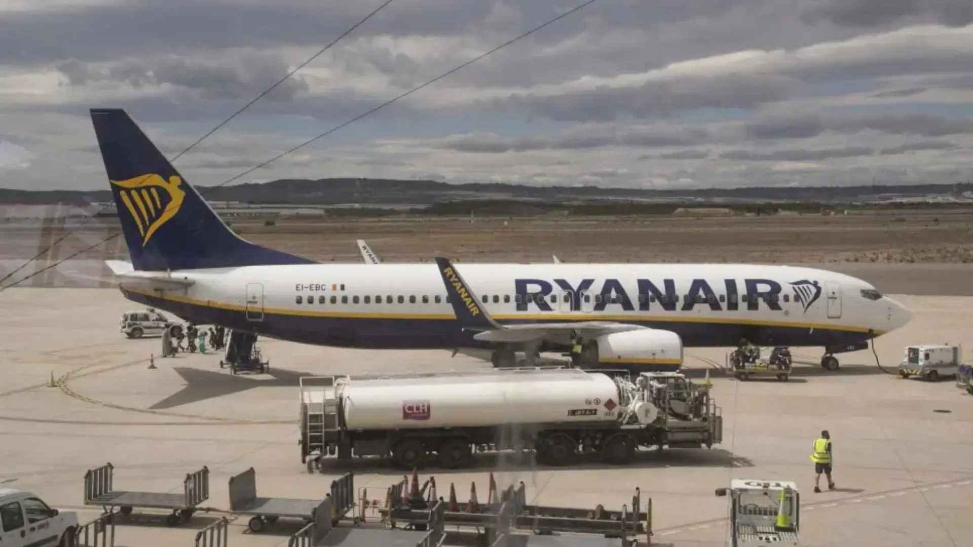 Los recortes de Ryanair se notan en Zaragoza: el aeropuerto pierde un 5 ...