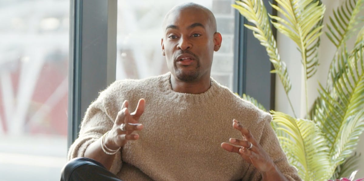 Celebs Go Dating expert shares sad family update