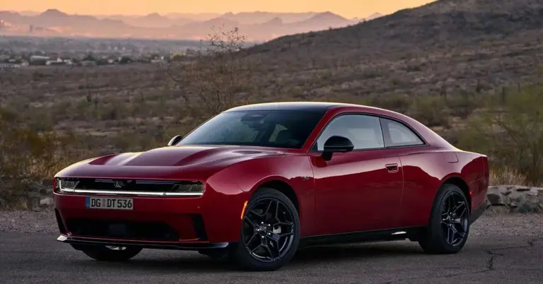 Dodge Charger 2026 in Europa, benzina biturbo o l'eretica elettrica da ...