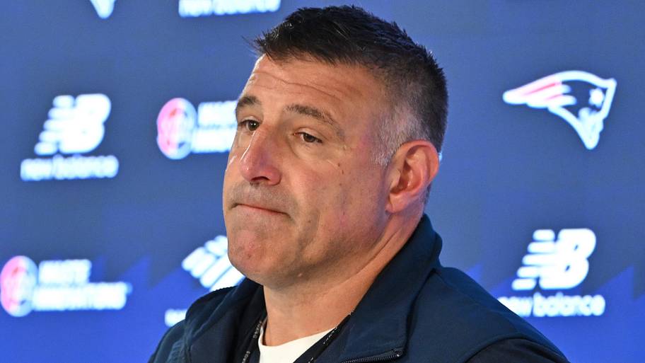 Mike Vrabel has shocking response to Patriots' roster weakness after ...