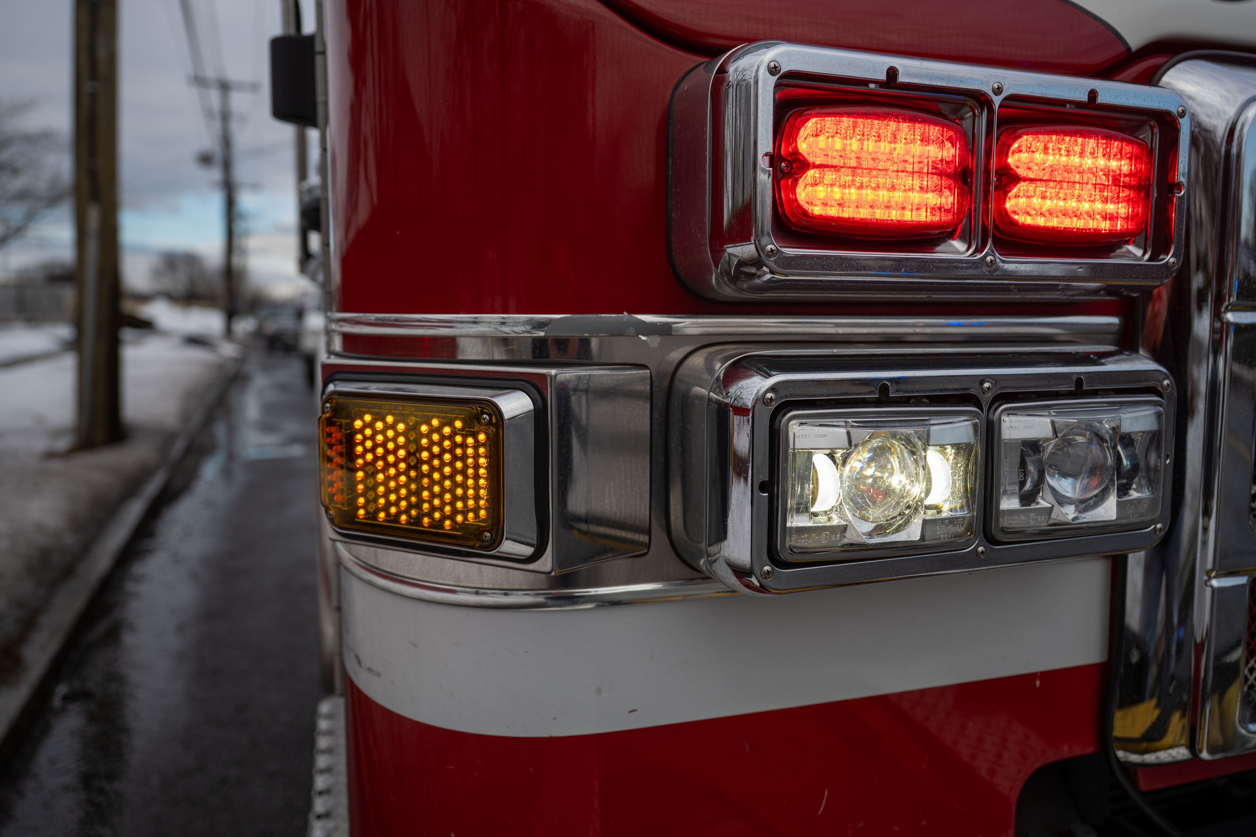 20-year-old man dead after canoe capsizes in Mass. pond